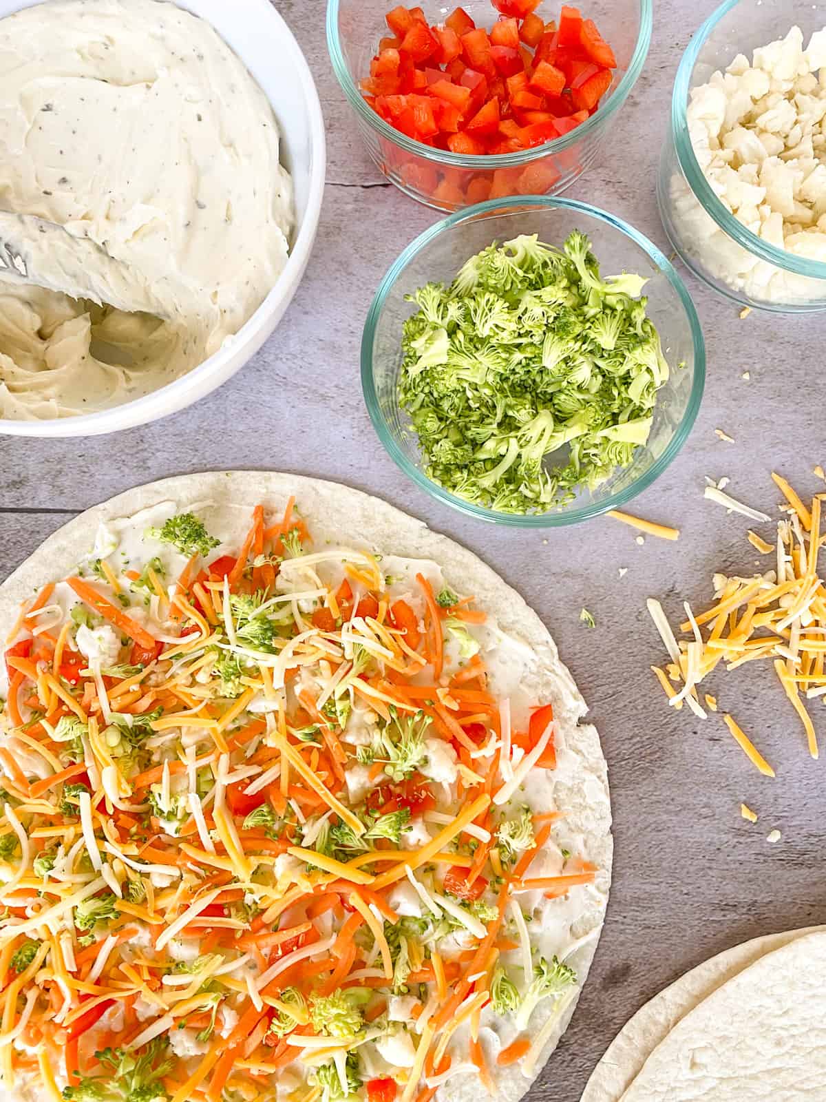 Veggie Ranch Pizza Pinwheels Recipe - Whiskful Cooking