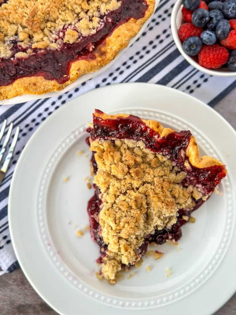 Mixed Berry Pie with Oatmeal Crumb Topping - Whiskful Cooking